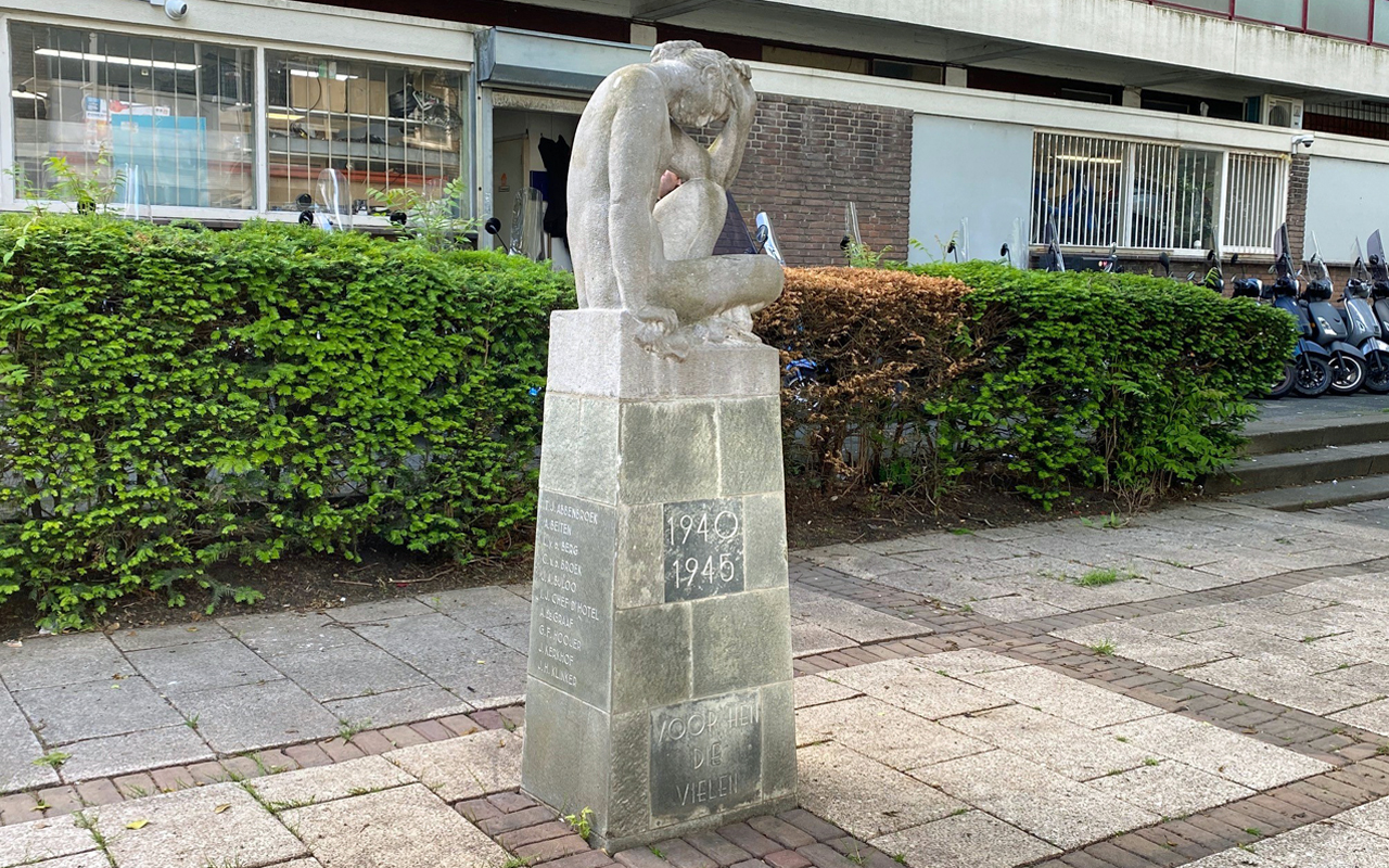 Treurende vrouw - BKOR